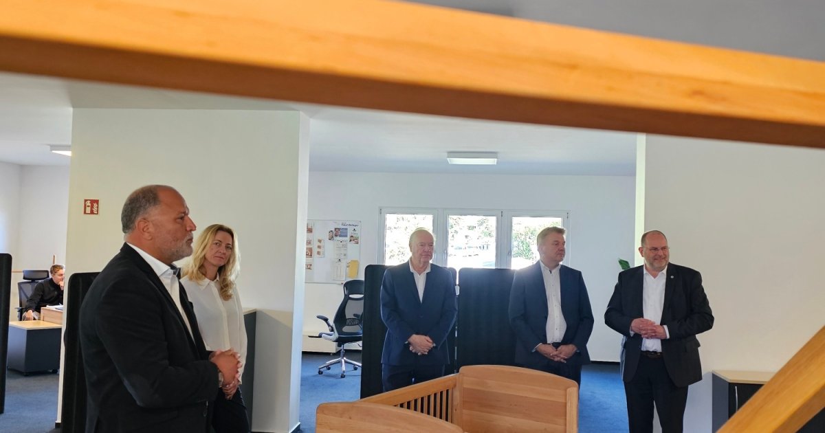 IHK-Kreisbereisung und Besuch bei dem Wehrheimer Unternehmen BioKinder - Das gesunde ...